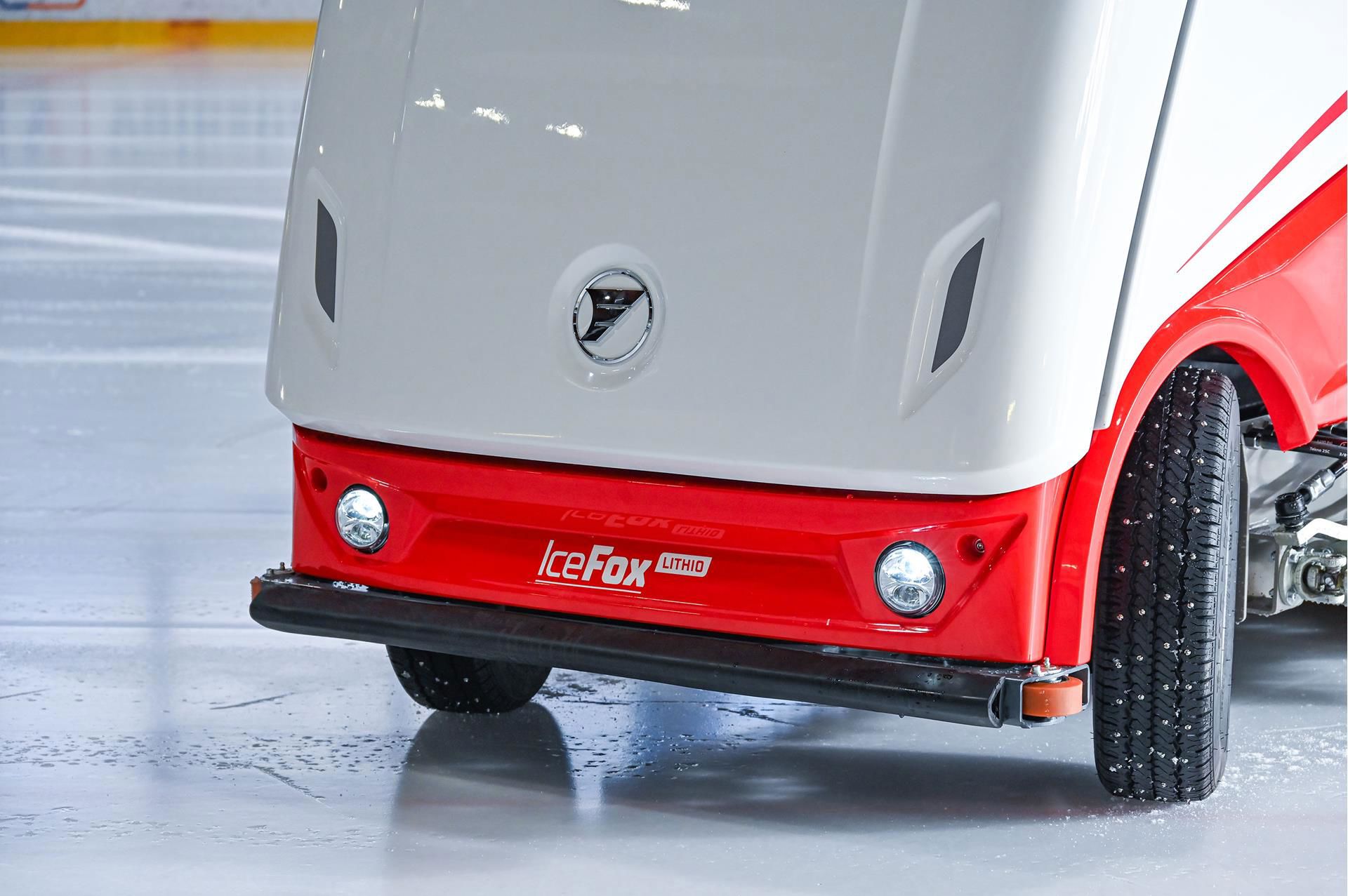 Eisbearbeitungsmaschinen für unterschiedlichste Stadiongrößen und Kundenwünsche